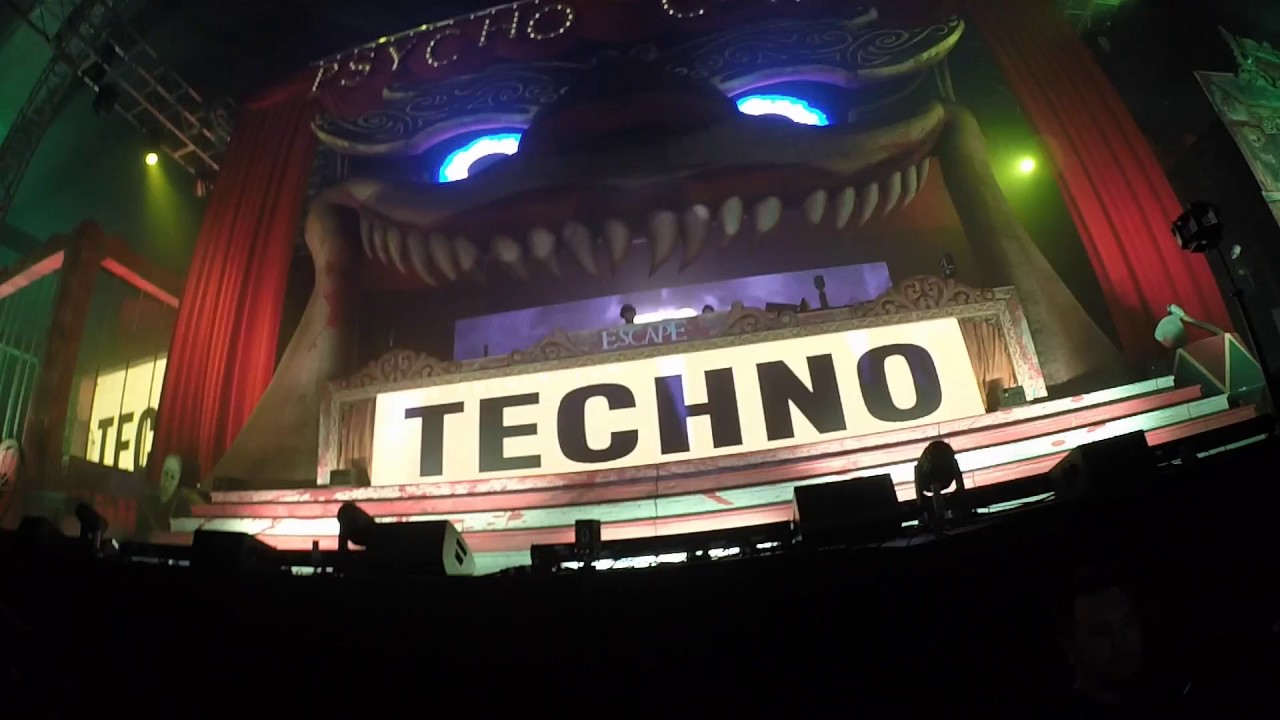 The Chainsmokers Live at Escape Psycho Circus 2016 - YouTube
