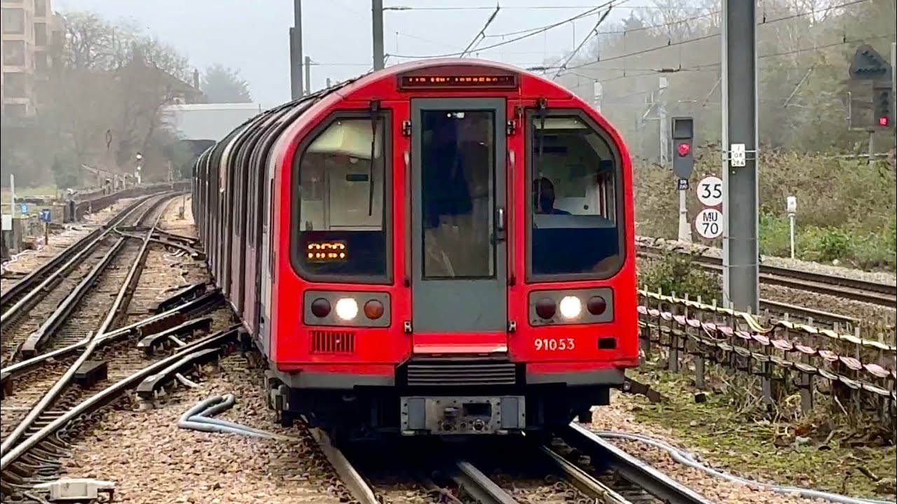 [Full Journey] London Underground Central Line (Ealing Broadway to ...