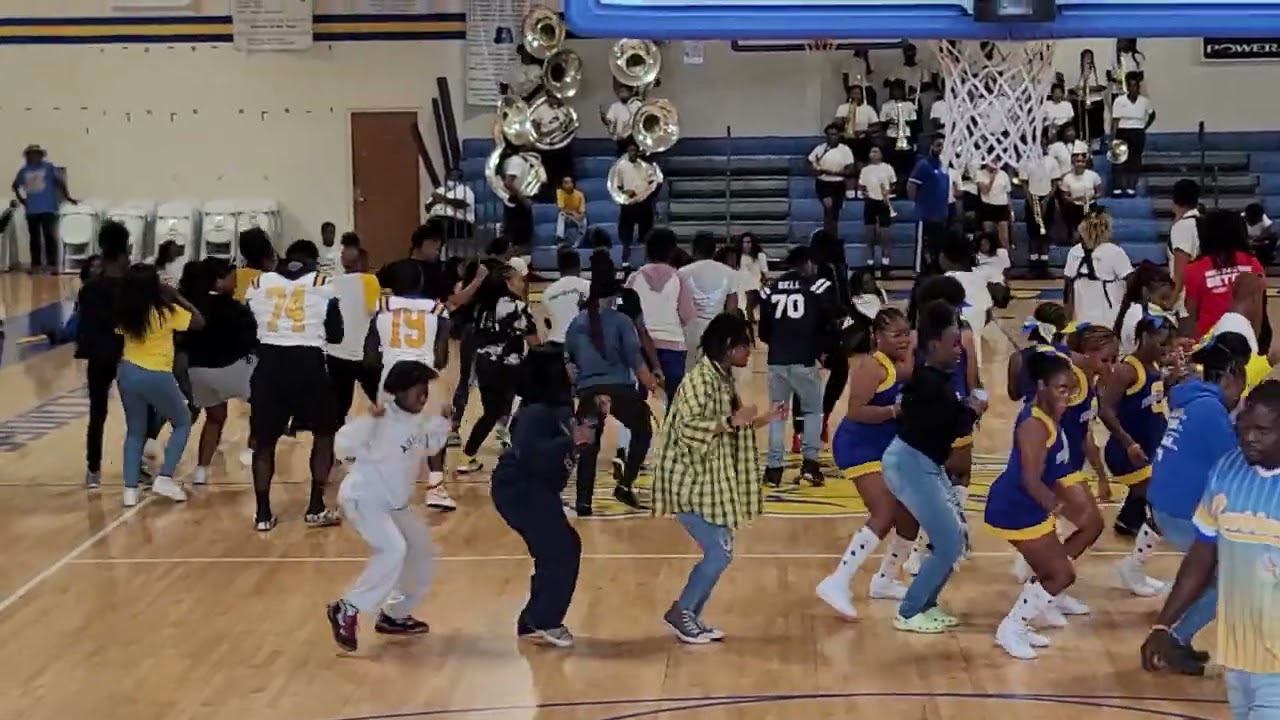 CHS Pep Rally! - 9-23-22 - YouTube