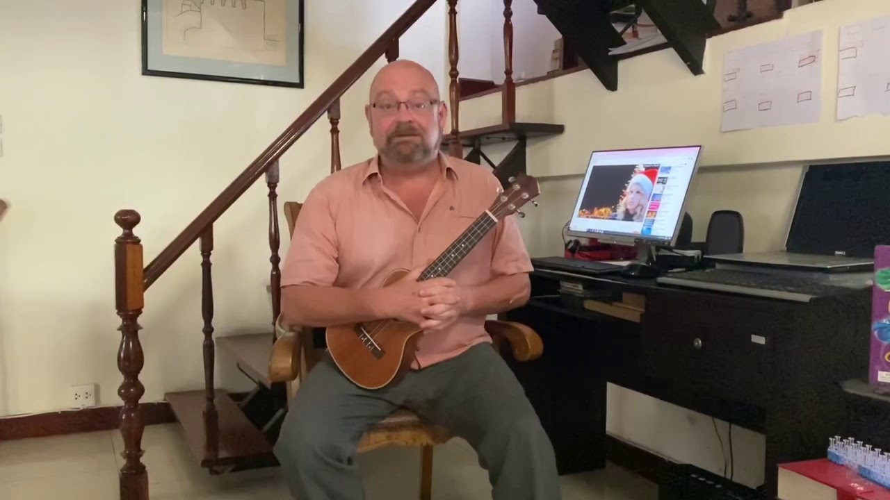 Ukelele: The four chord trick - YouTube