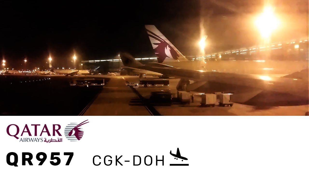 Qatar Airways A332 Landing in Doha - YouTube