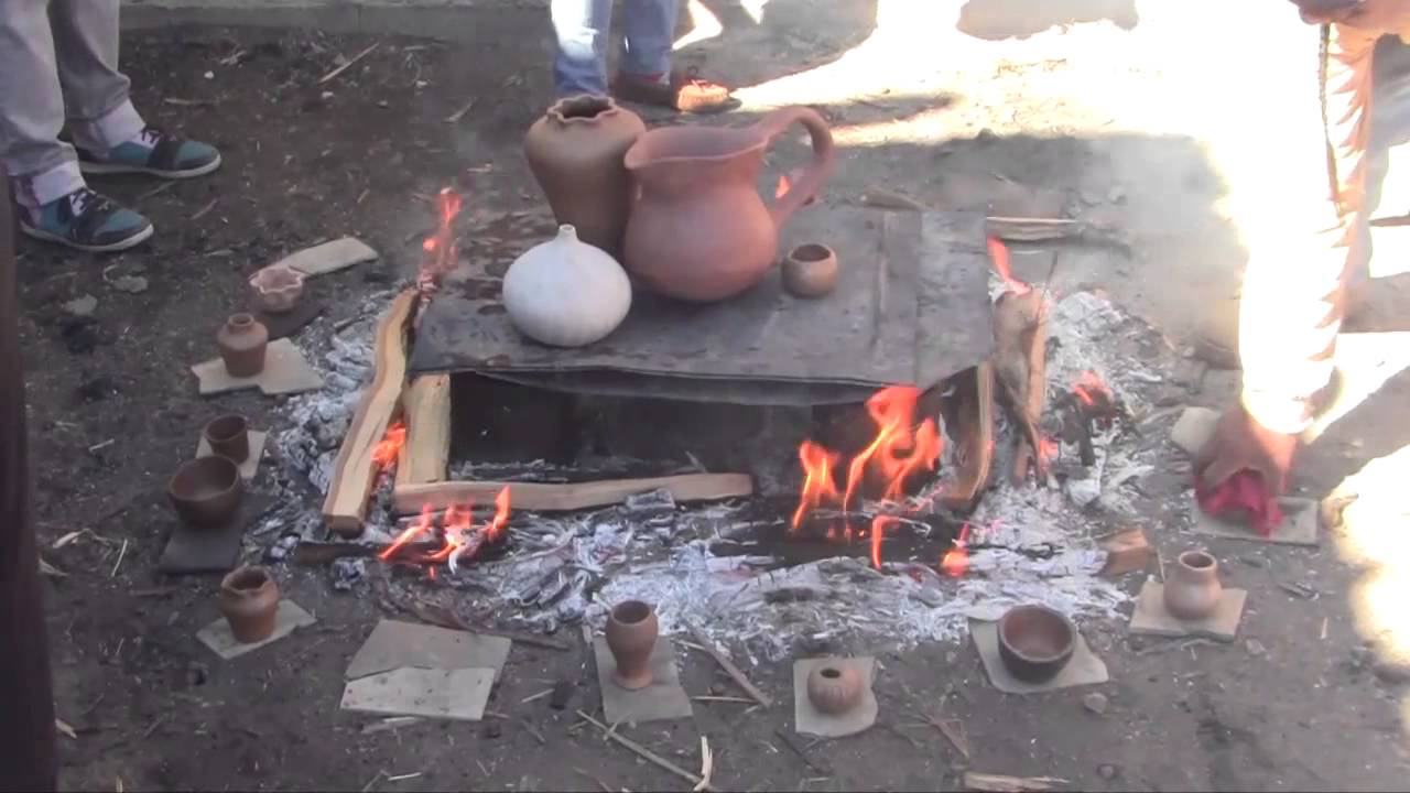 pueblo pottery UNM - YouTube