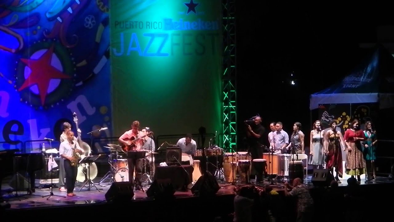 Jonathan Suazo playing live "The Joy of You" at Puerto Rico Heineken ...