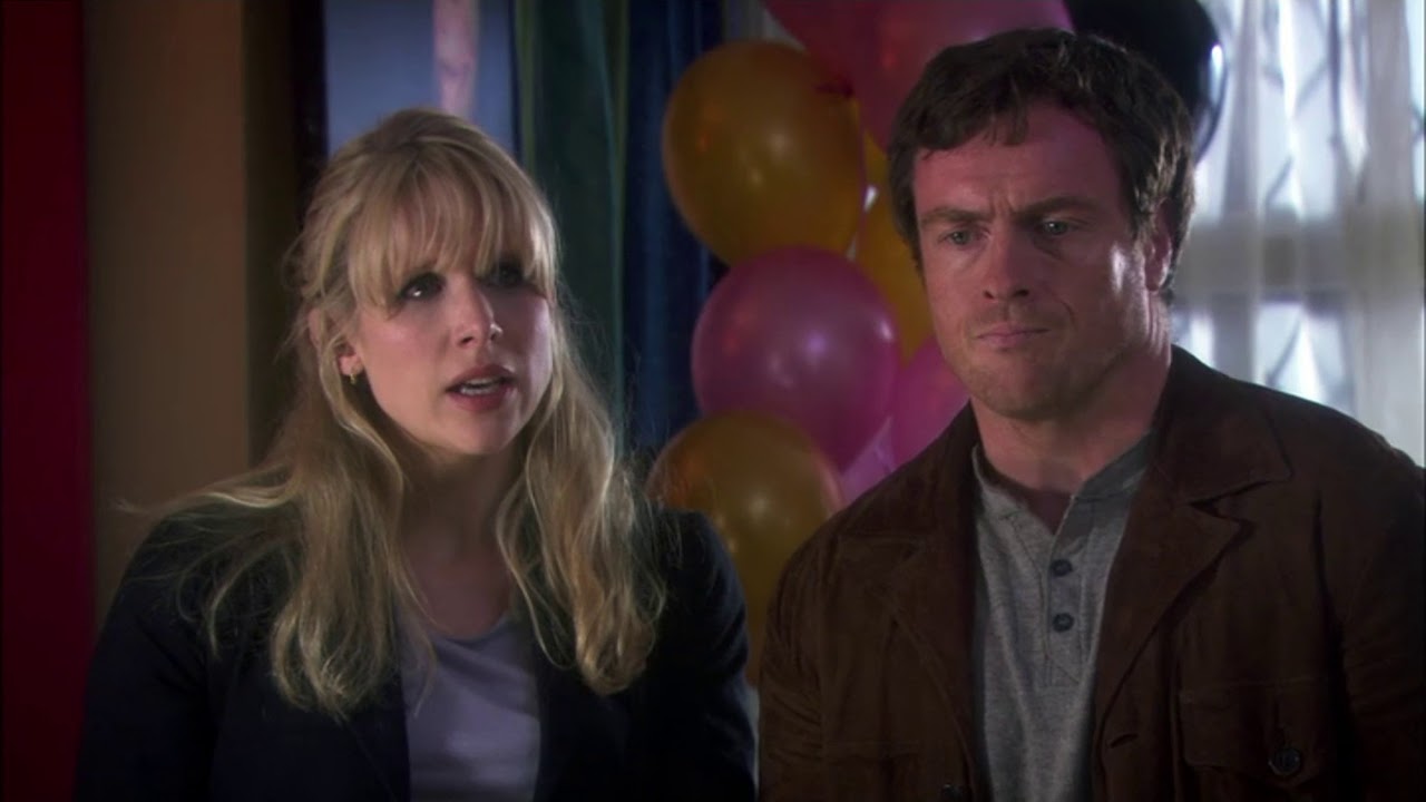 Vexed - Season 1, Episode 3 Funniest Clip - YouTube