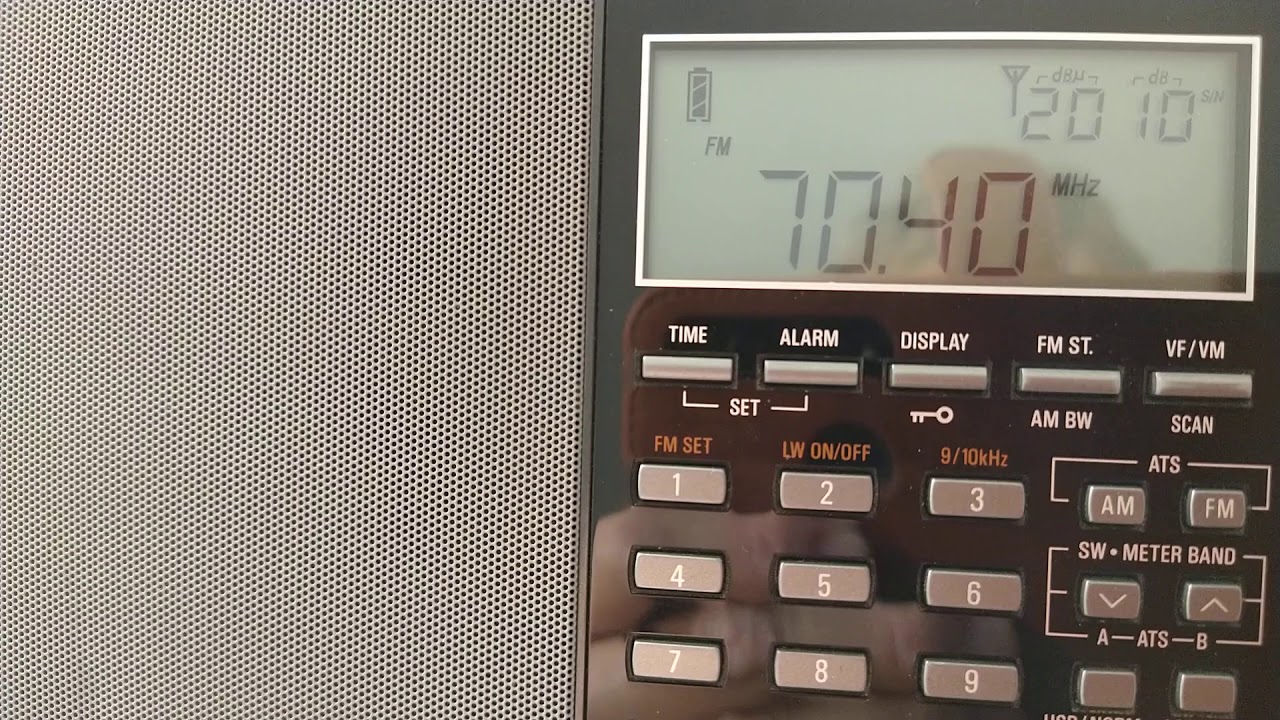 The 4–metre (70 MHz) band ham action - YouTube