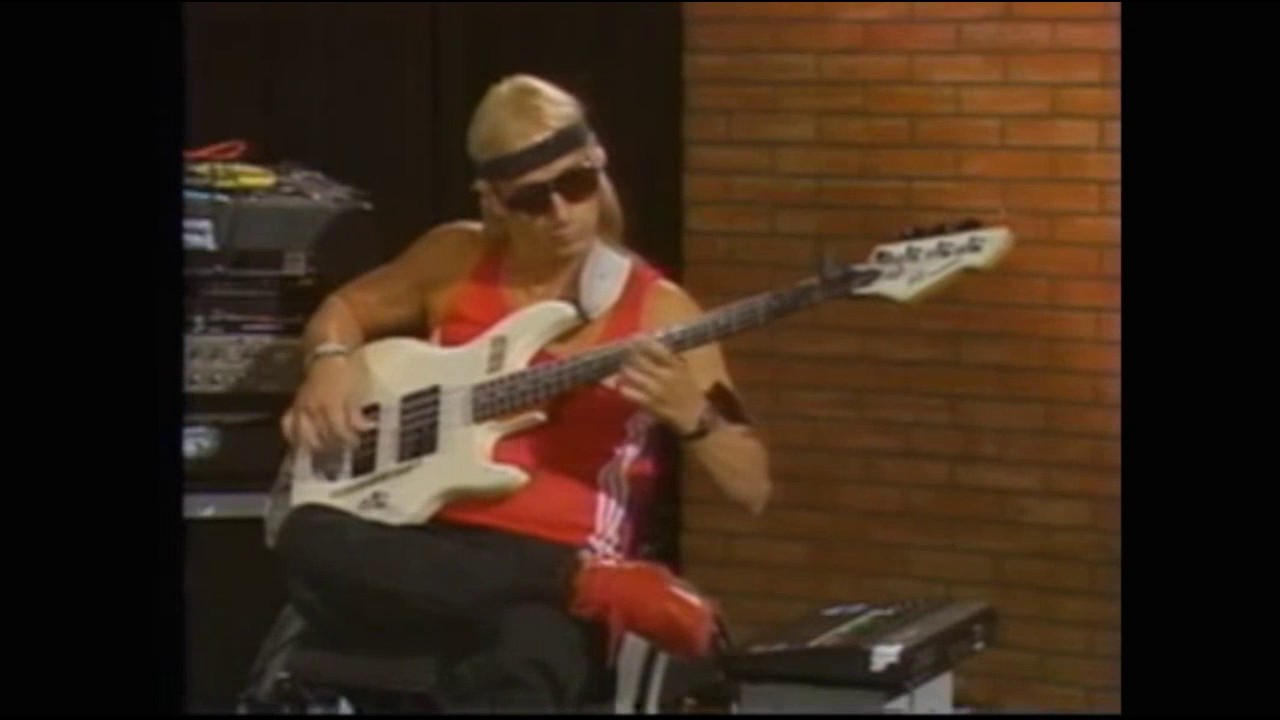 Beaver Felton Solos Bass Level One Intro - YouTube