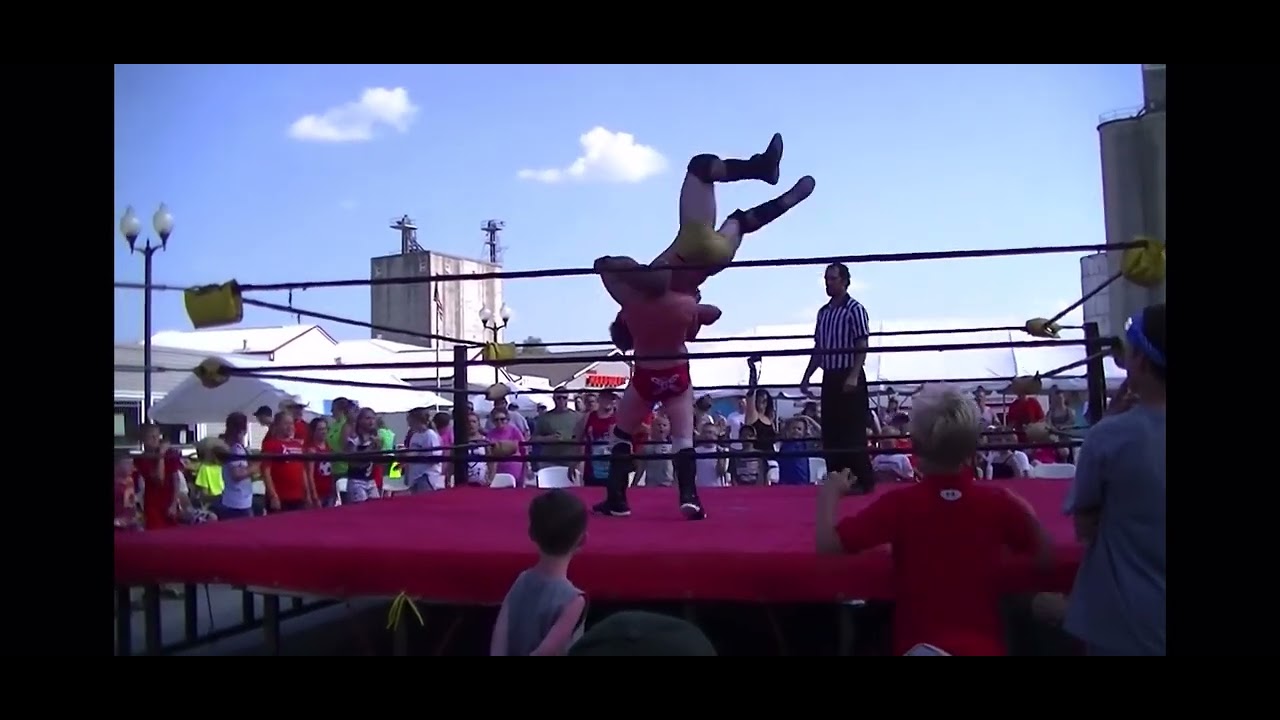 Headbutt, reverse into Snapmare Driver - YouTube