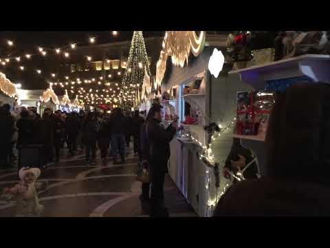Tarqovu Baki Yeni il 2018. Baku New Year street decorations