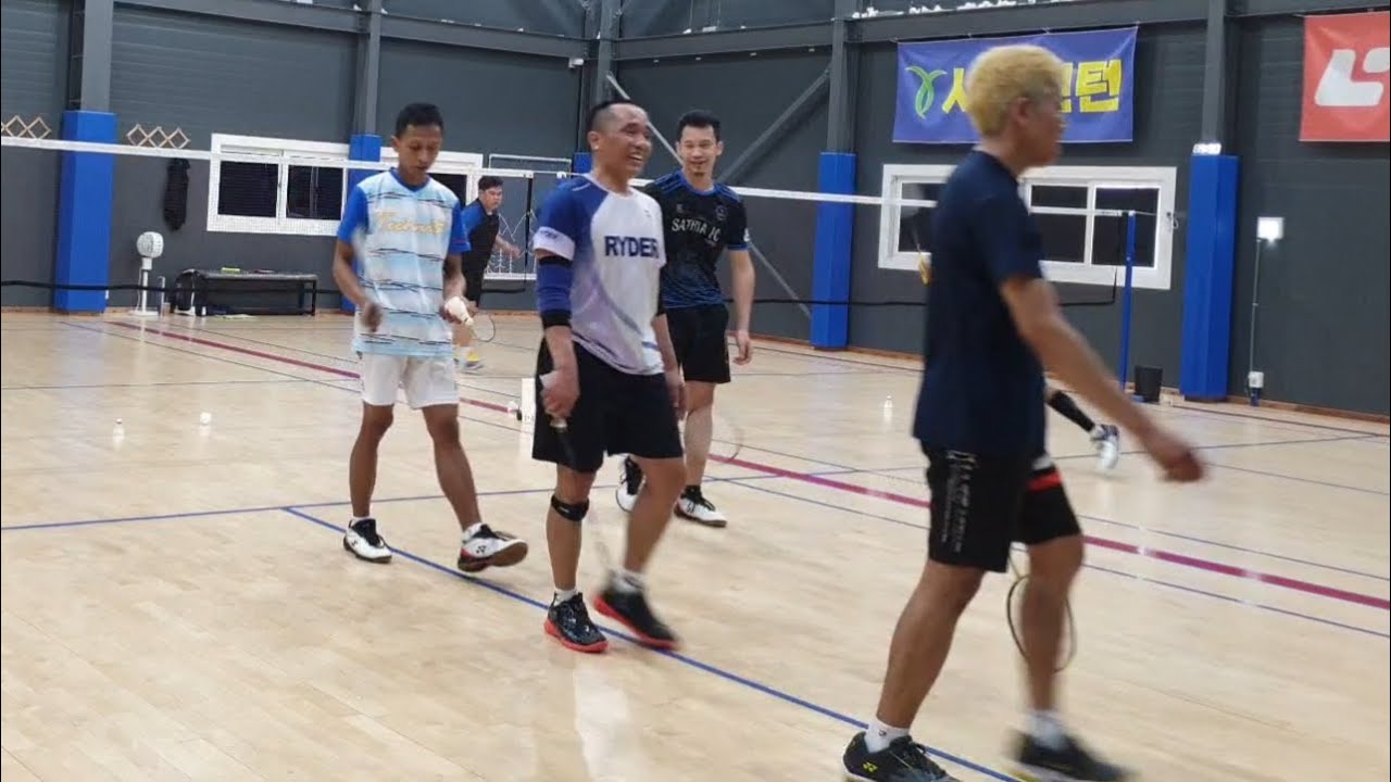 Agus/Geuz Vs Kun/Iwan - YouTube