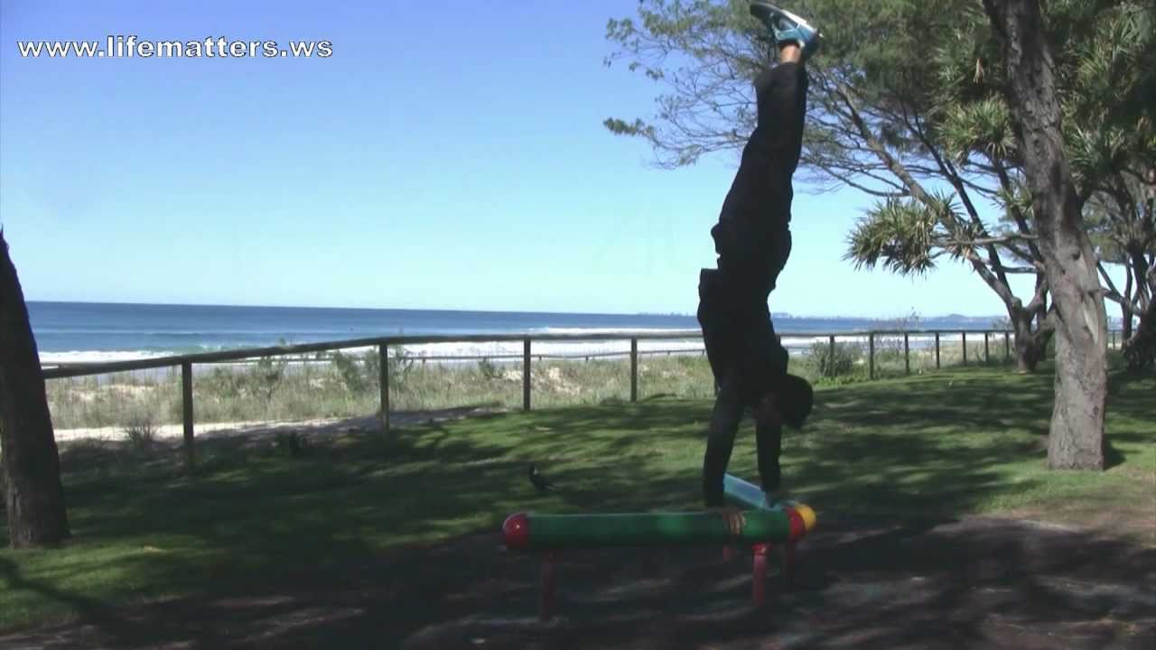 Acrobatic Morning Workout in Surfers Paradise, Australia - YouTube