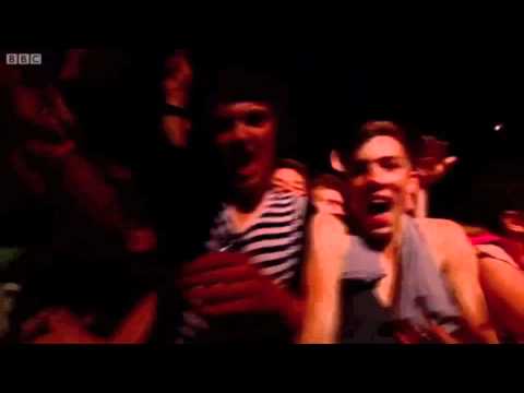 LCD Soundsystem - Movement - LIVE - YouTube