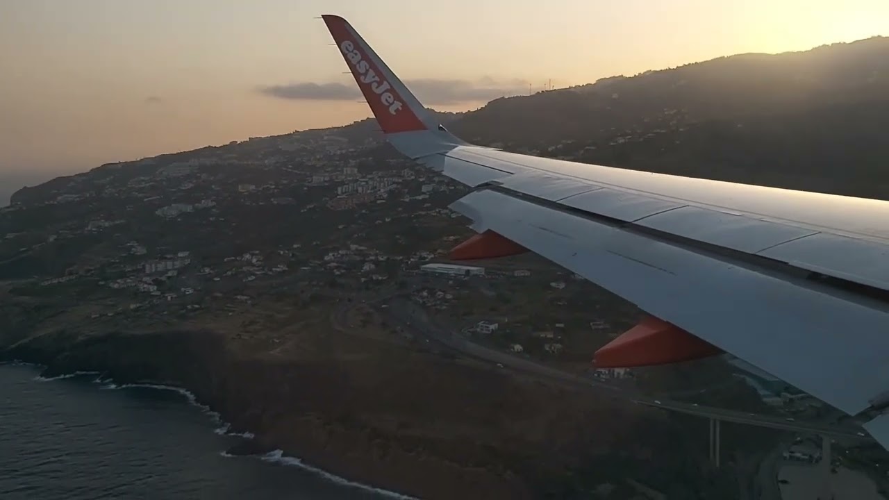 Easyjet A20N Madeira Funchal Crosswind Landing - YouTube