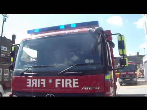 London Fire Brigade - G219 Harrow Hose Layer Unit - YouTube