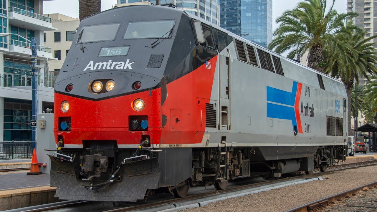 4K - Heritage on the Surfline: Amtrak 156 (Phase I Heritage Unit) in ...