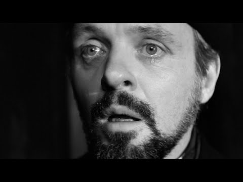 Dr. Treaves Sees the Elephant Man («The Elephant Man»)