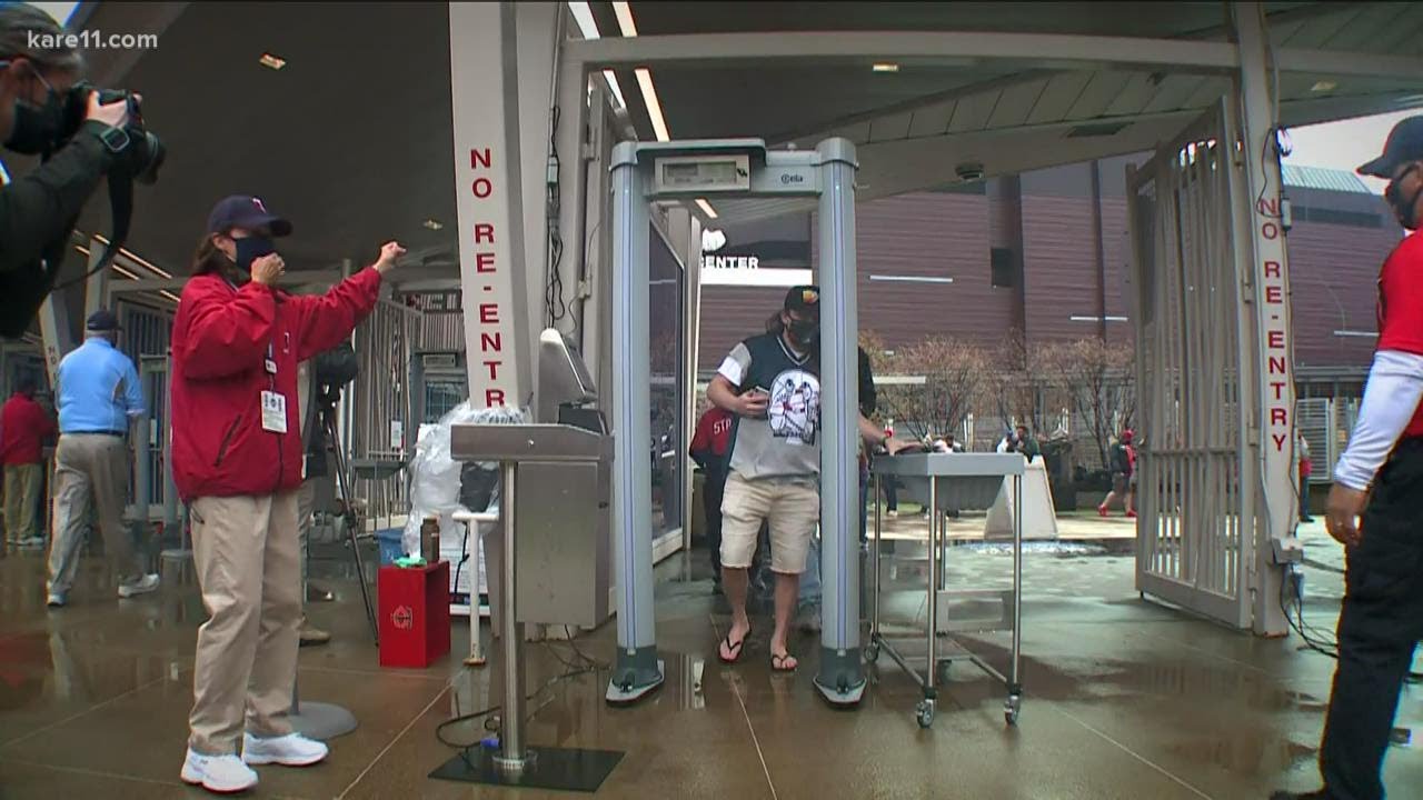 Fans return to Target Field for first time since 2019 due to pandemic ...