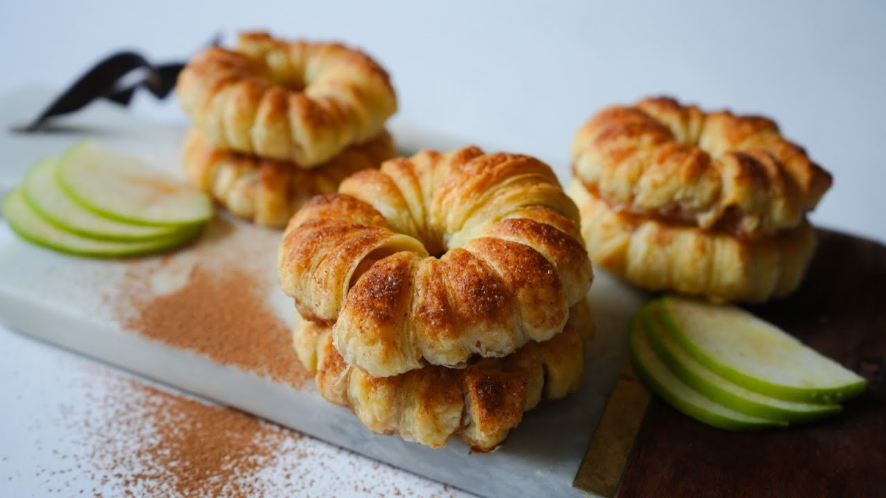 Easy and Delicious Autumn Pastry Recipe | Apple PuffPastry Rings - YouTube