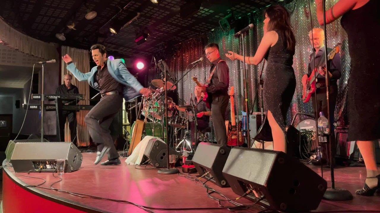 Ricky Aron sings Elvis Presley - Jailhouse Rock (with his Live Band On ...