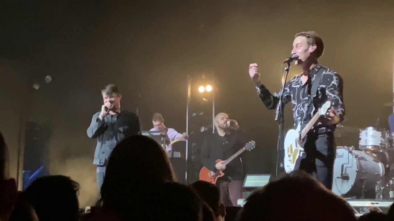 Silverstein - Already Dead (Live) - YouTube