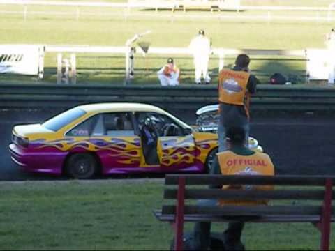 VP commodore burnout - YouTube