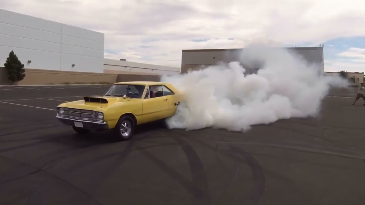 68 Dodge Hemi Dart L023 Doing a burnout - YouTube