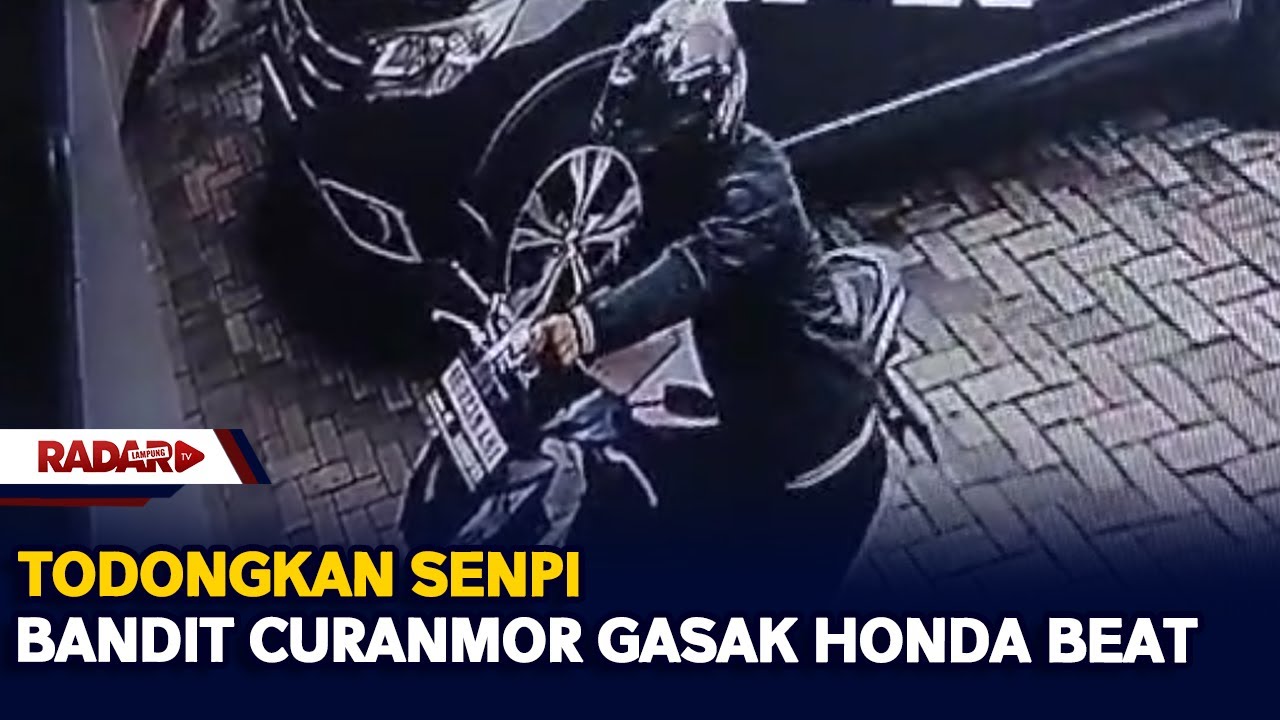 Todongkan Senpi, Bandit Curanmor Gasak Honda Beat - YouTube