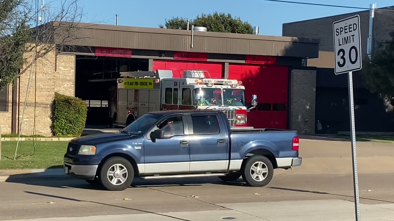 Plano Fire And Rescue Engine 4 Responding (Q and Horn Usage) - YouTube
