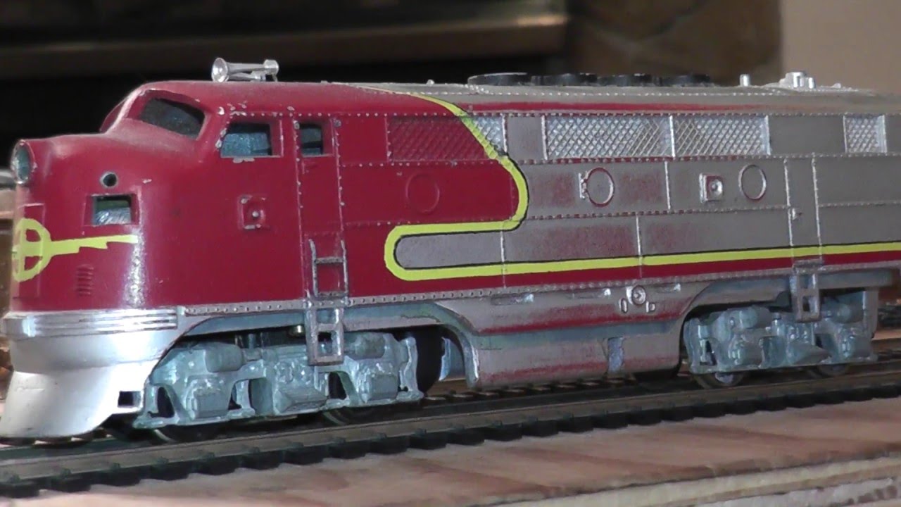 HO Santa Fe Diesel Varney Heavy Diecast Runs Well Video Inside Rare AT ...