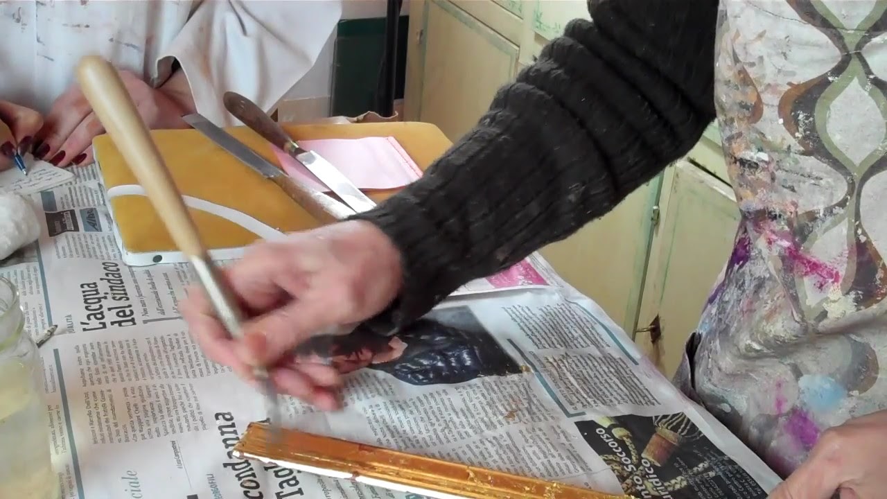 Gilding course with Alison Woolley in Florence, Italy - YouTube