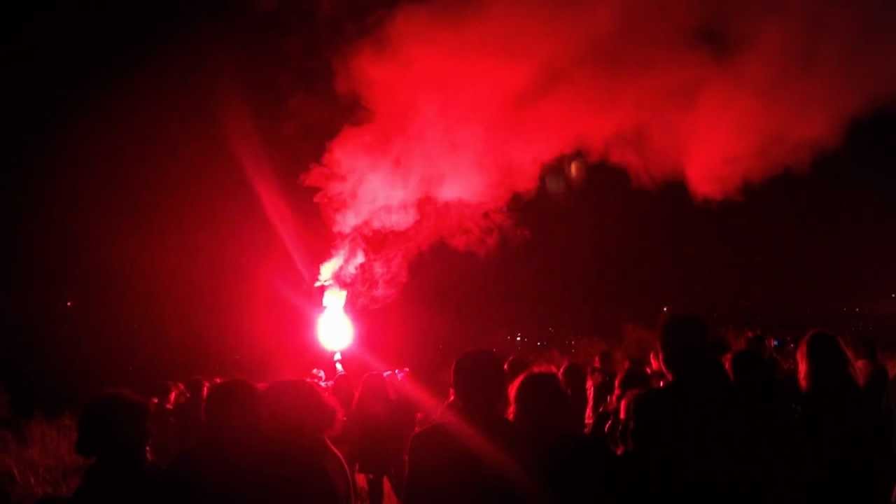 año nuevo, fuegos artificiales, bengalas - YouTube