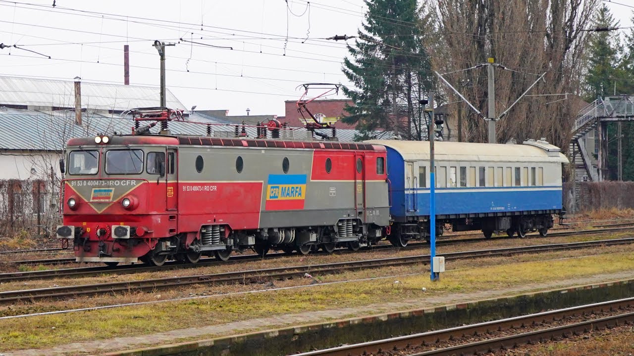 [4K] CFR Marfa EA 473 with CFR Infrastructura wagon leaving Pascani ...