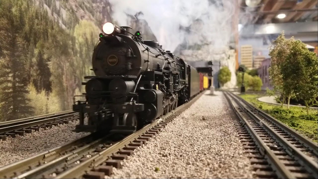 O Gauge PRR trains with real PRR train sounds - YouTube