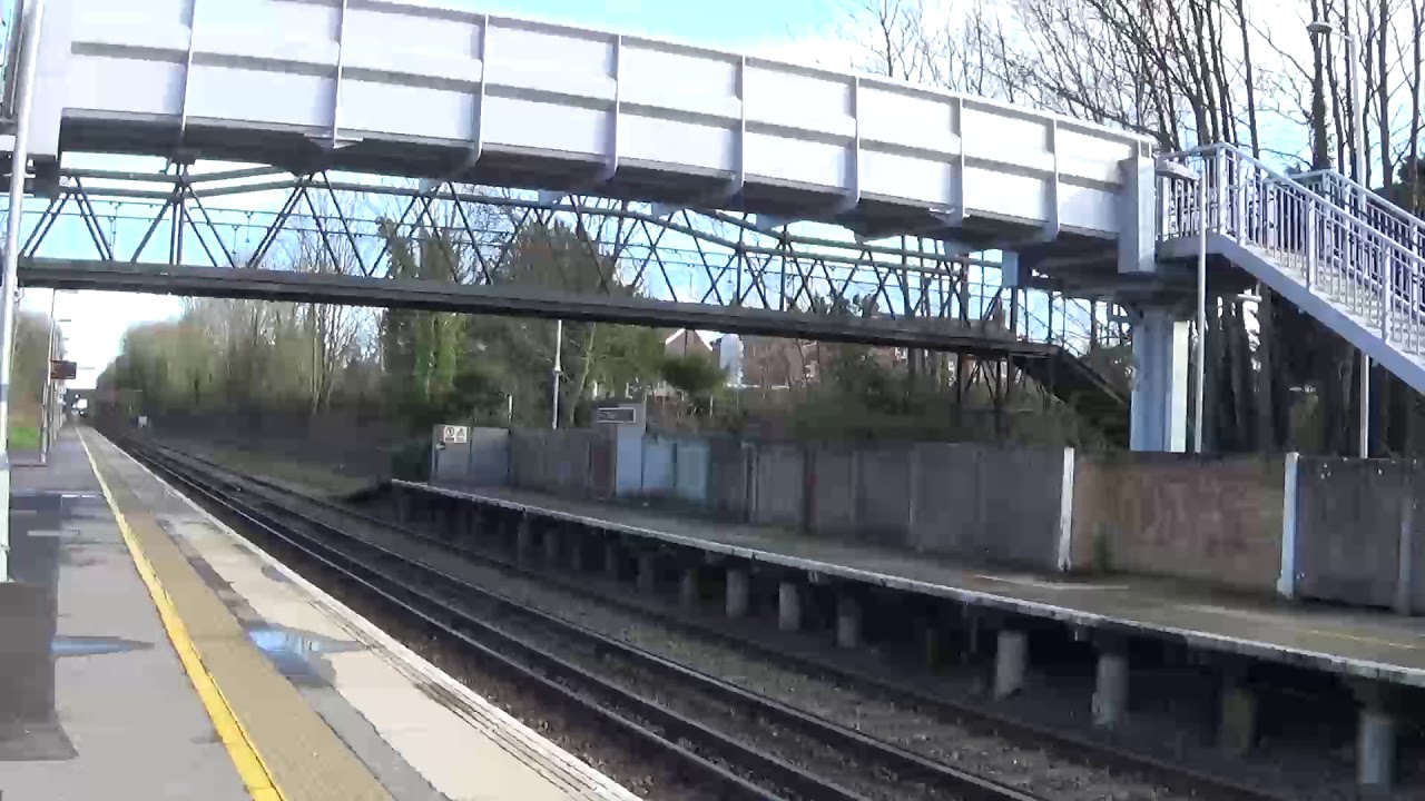 CLASS 67021 & 67024 BELMOND BRITISH PULLMAN THROUGH MARDEN 29/02/20 ...