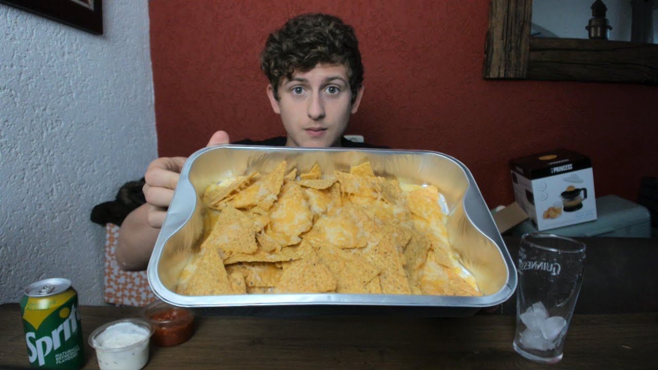 NACHOS 😍 MUKBANG..(SOUR & SALSA CREAM😋) - YouTube