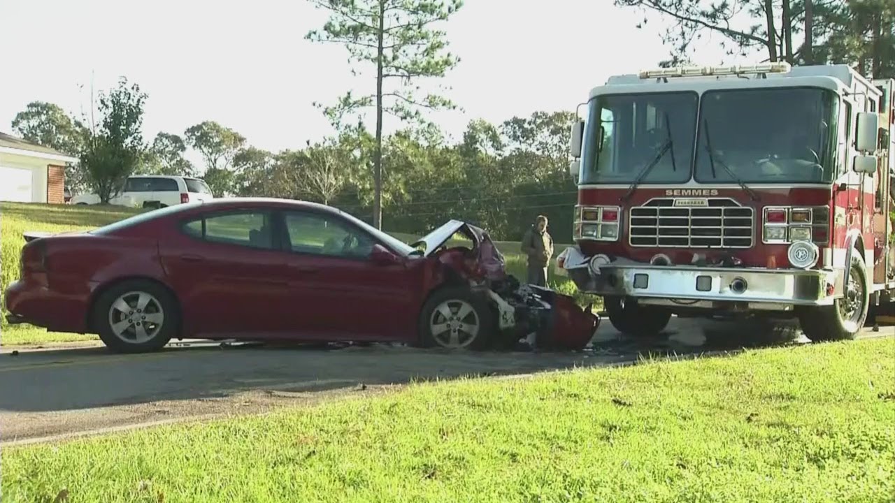 TRAFFIC ALERT: Multi-Vehicle Accident Involving Fire Truck in Mobile ...