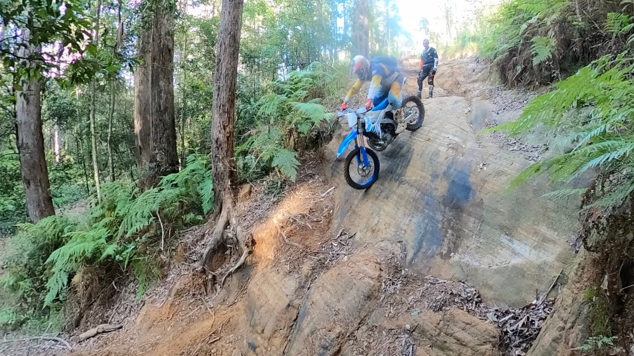 Enduro riding SEQ - YouTube