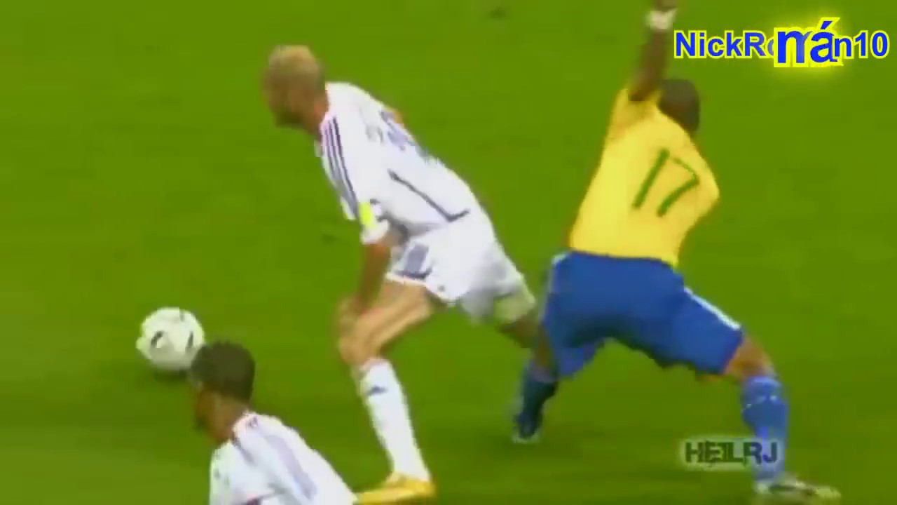 Zinedine Zidane vs Andrés Iniesta The Magic of Football ||HD|| - YouTube