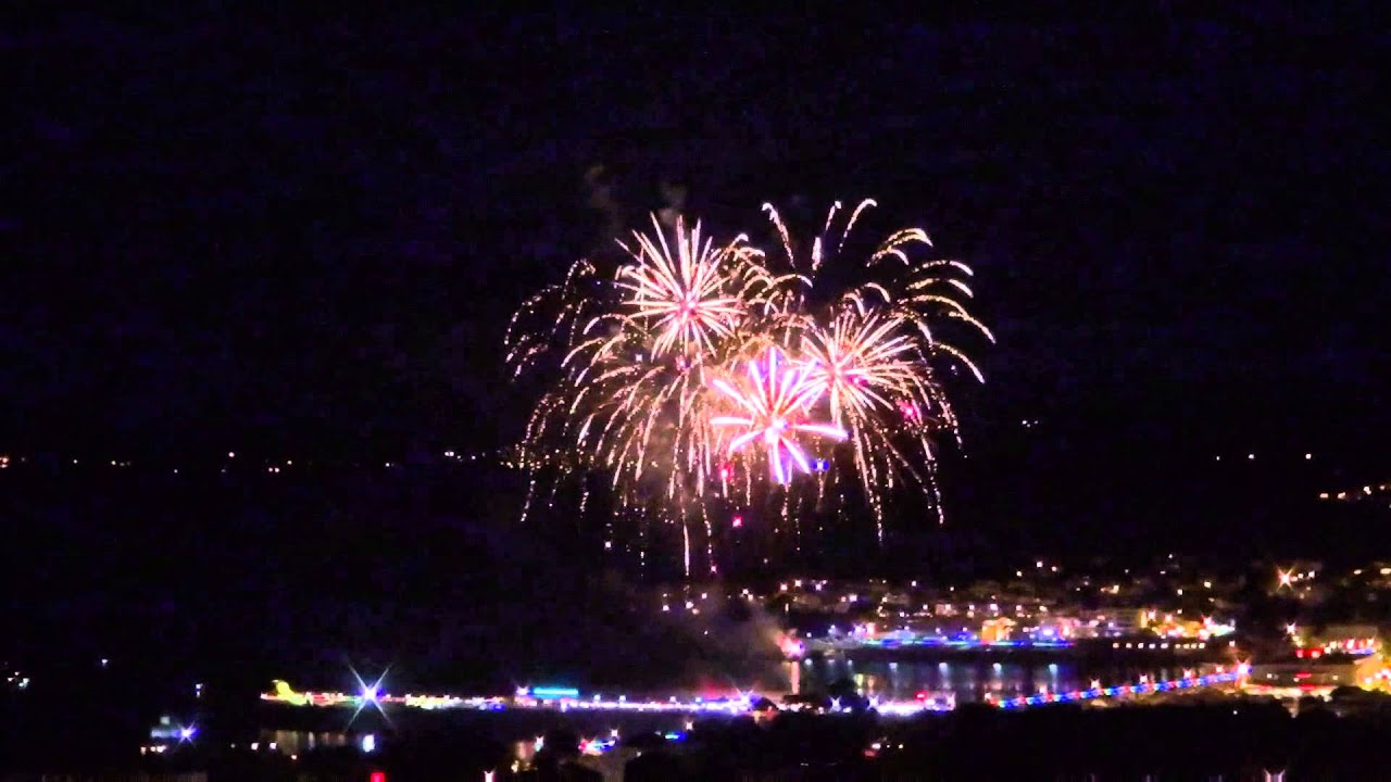 Childrens Week 2014 Paignton Fireworks Display - filmed from Preston ...