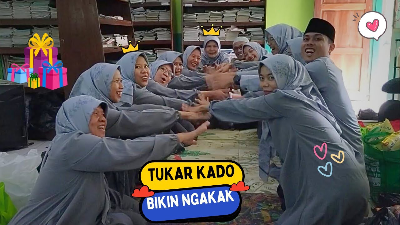 TUKAR KADO BARENG AYANG TUKAR KADO BARENG GURU | BIKIN NGAKAK🤣🤣 - YouTube
