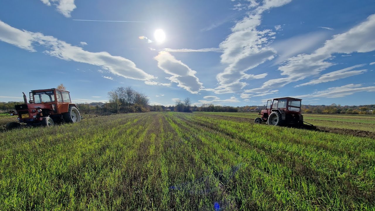 2×Tractor-vlog-u650+2×Plug-pp4-La arat cu ambele tractoare pentru ...