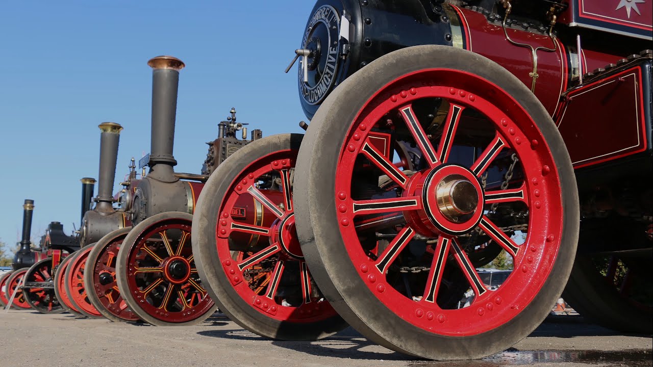 Steam traction engines at Quainton - YouTube