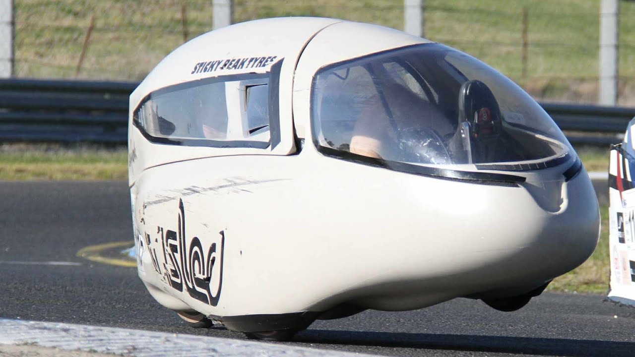 Trisled Skyhawk - what’s it like racing one? - YouTube