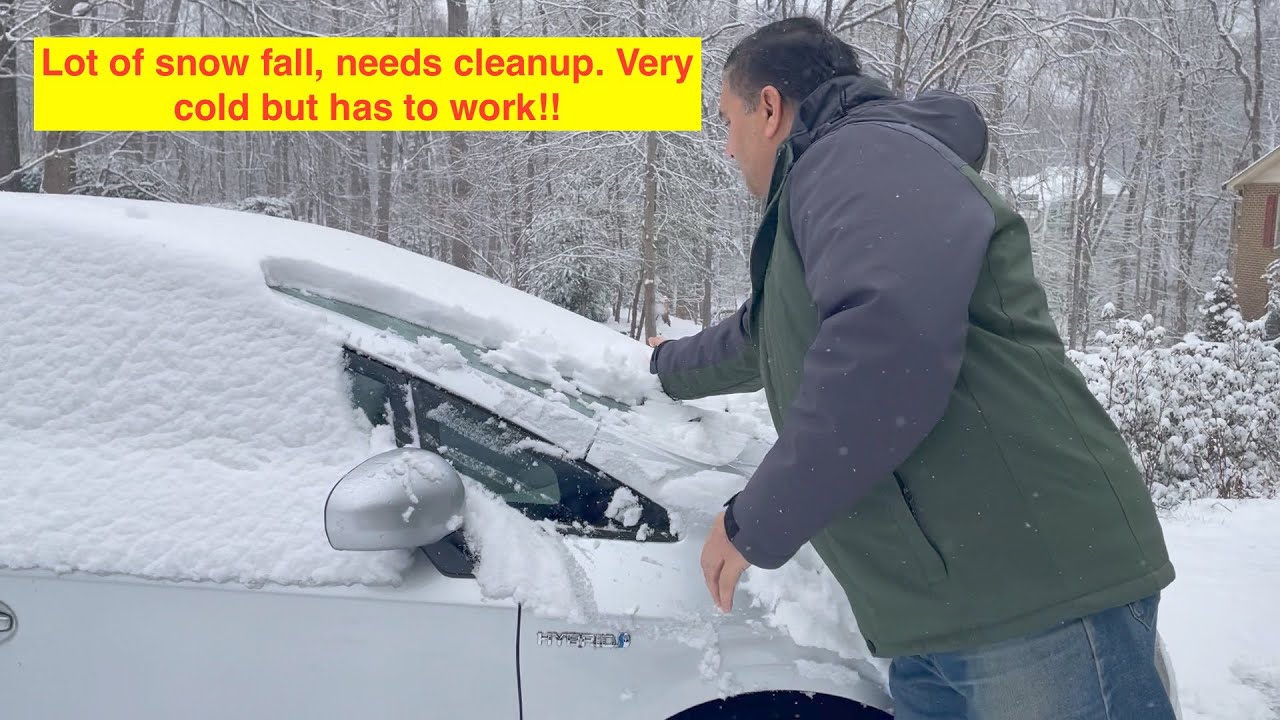 Lot of mess with first snow storm in Fairfax VA America - YouTube