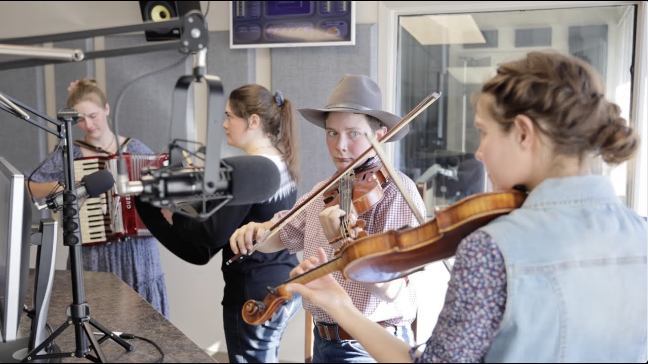 Playing on BIG COUNTRY & Rewind RADIO for the Fiddlers Jamboree - YouTube