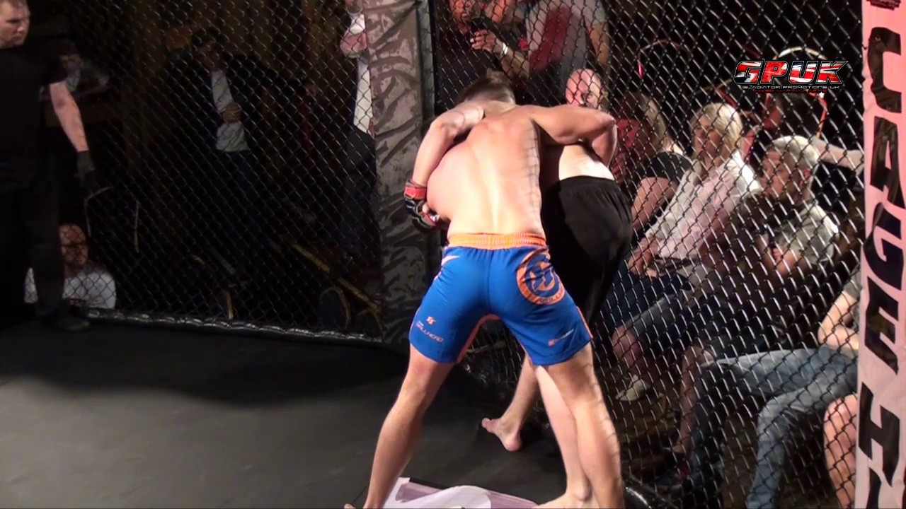 GPUK - Night Of The Gladiators 31 - Marcus Mee Vs Scott Kelsey - YouTube