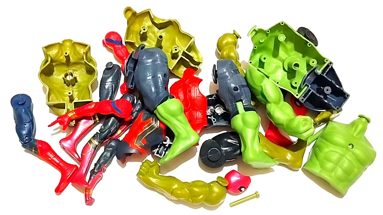 ASSEMBLING RANDOM TOYS - YouTube