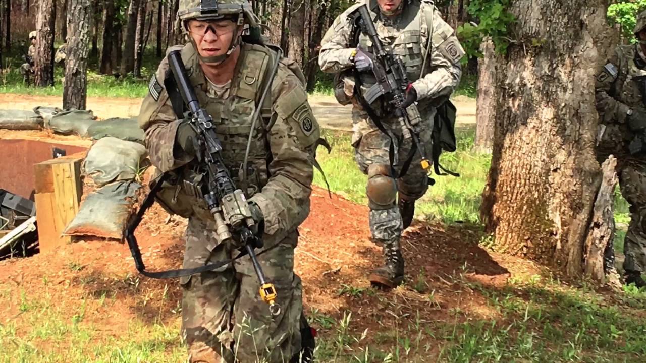 1-504 PIR Platoon Live Fire Exercise - YouTube