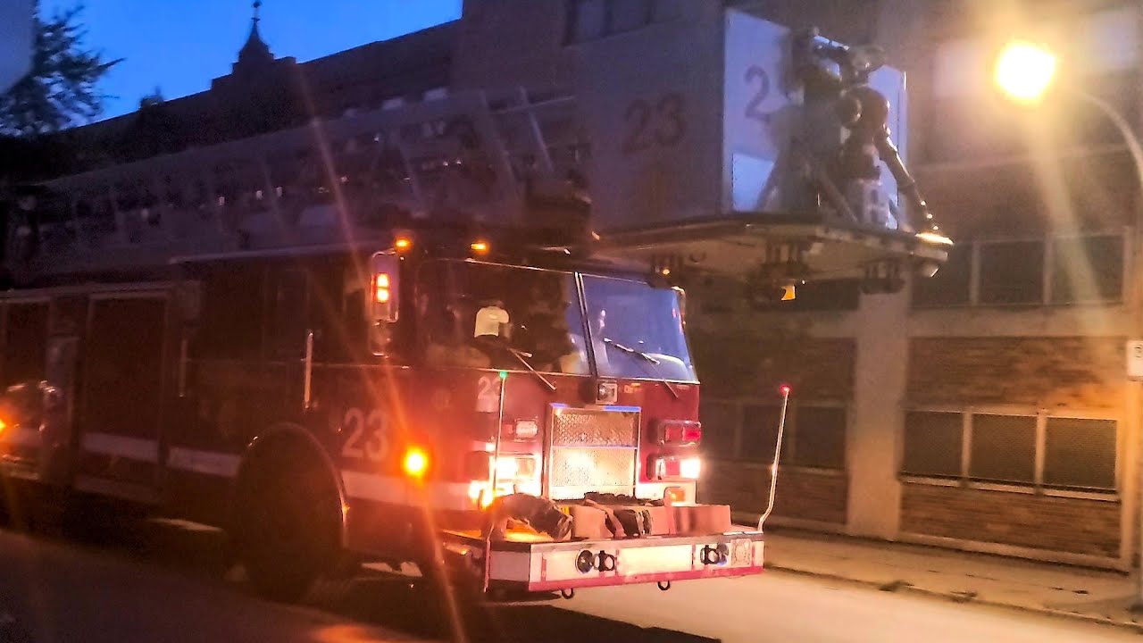chicago fire department tower ladder 23 returning - YouTube