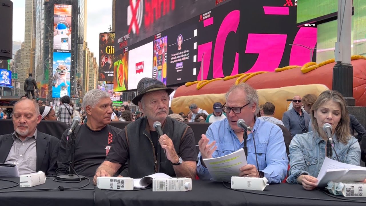Bill Murray Pop Up Performance in Times Square- NYC - YouTube