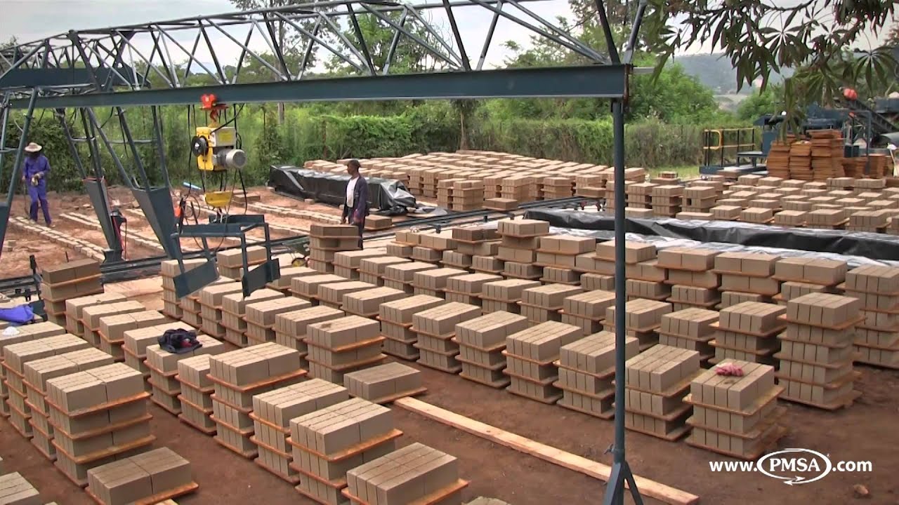 PMSA - RE600 Brick & Block Machine - YouTube